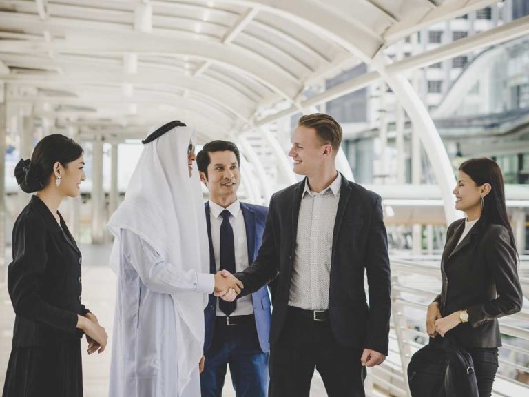 Business Etiquette in Qatar: How to Succeed in Qatari Markets - Qatari ...